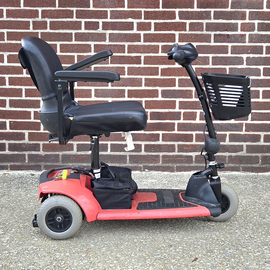 Pre-Owned Pride Travel Pro 3-Wheel Scooter – Portable Design